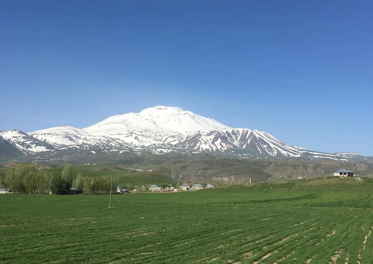 Mount Süphan (Süphan Dağı) – Bitlis and Van - Turkey Guide 2026